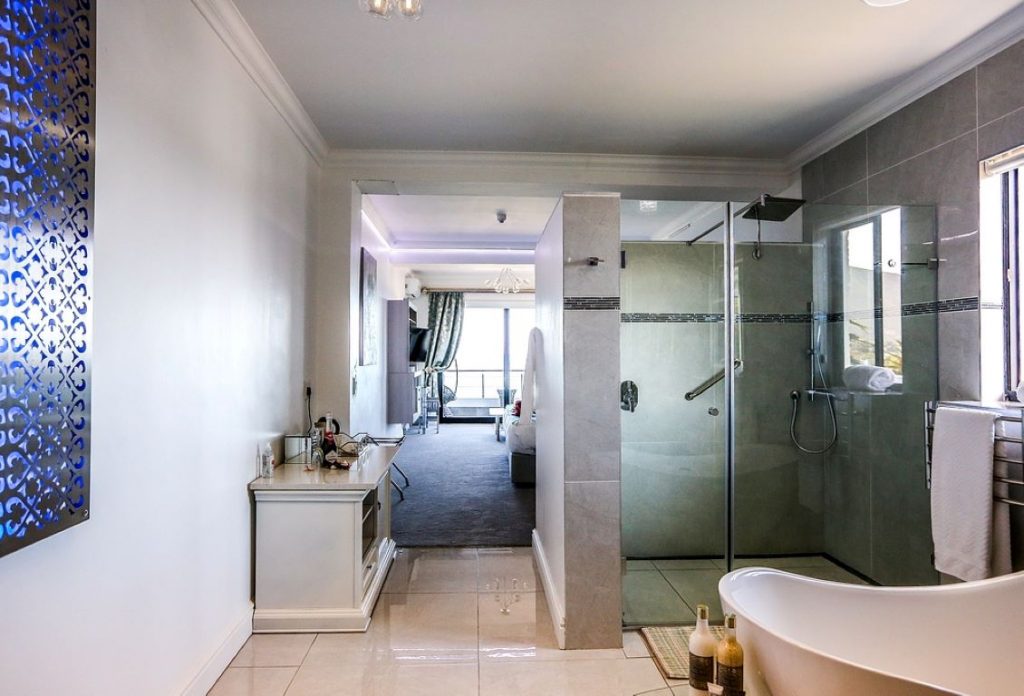 Find a room for you – Misty Waves Hotel